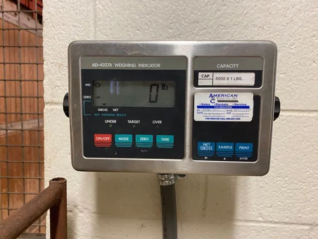 Zebra Scale Training | North Carolina Zoo